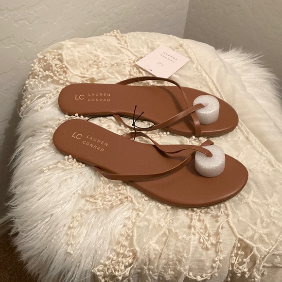 LC Lauren Conrad | Shoes | Lauren Conrad Pumice Cross Toe Thong Sandal ...